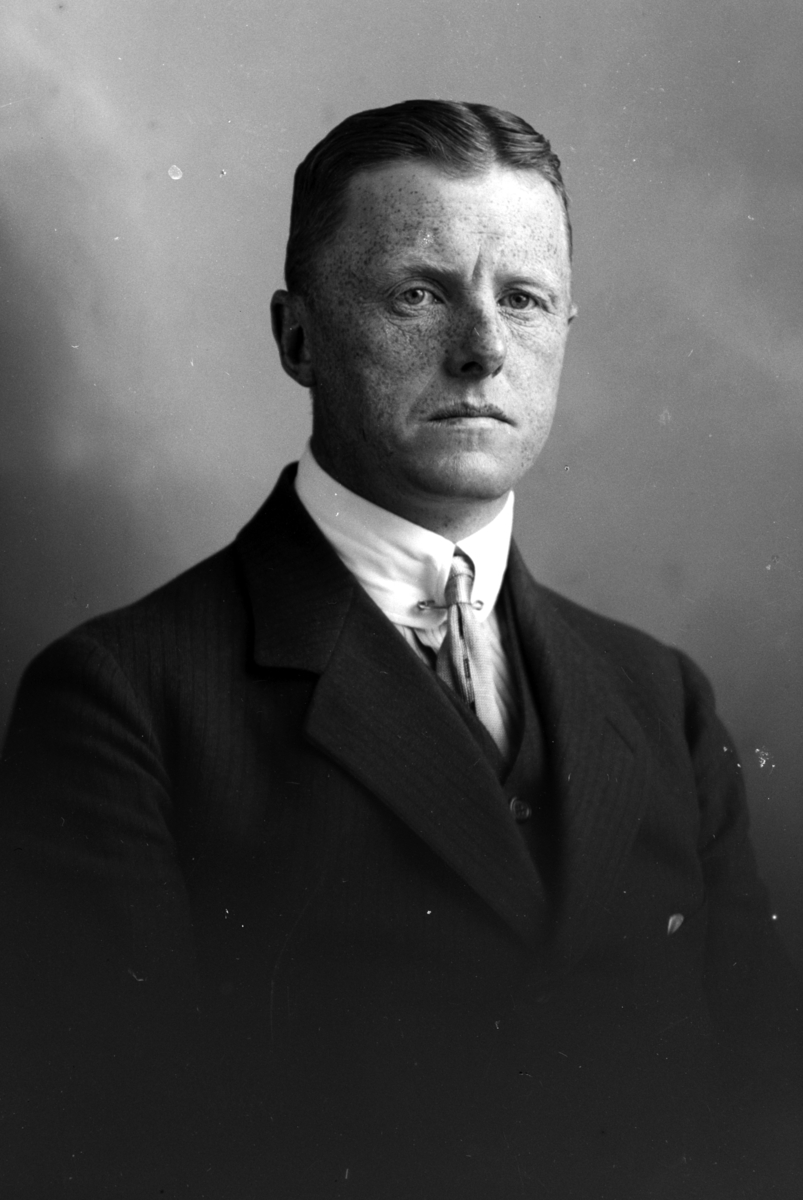 Stange, Atlungstad gård, rittmester Ebbe Carsten Morten Astrup (1876 ...