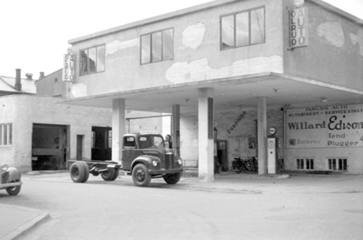 Hamar, Østregate 11 - 13, Håkons gate, Ivar Olrud etablerte Olrud Auto ...