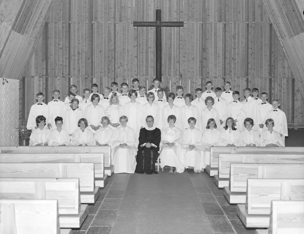 Konfirmanter i Brumunddal kirke, Gruppe Mørkved krets og gruppe ...