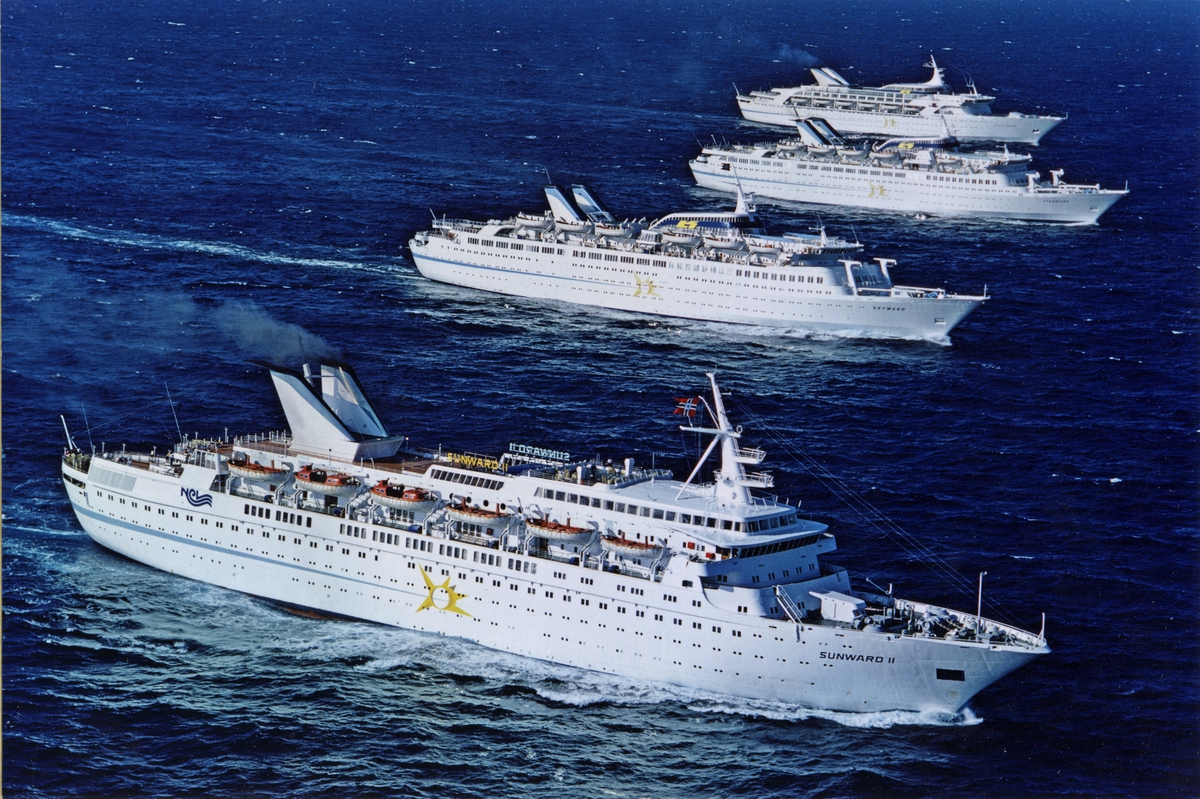 M/S 'Sunward II'(ex 'Cunard Adventure') (b.1971, Rotterdam Drydock ...