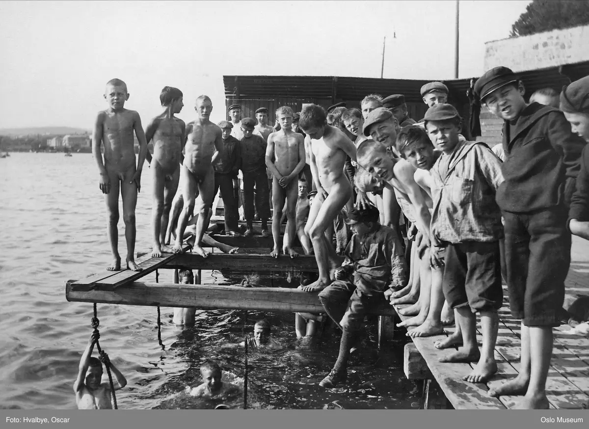 Badende gutter -Oslo Museum / DigitaltMuseum