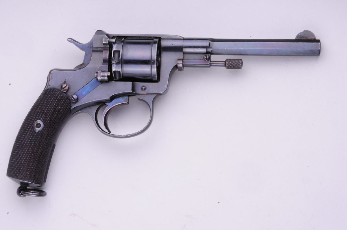Revolver 7,68mm Nagant M1892 -Forsvarets museer / DigitaltMuseum