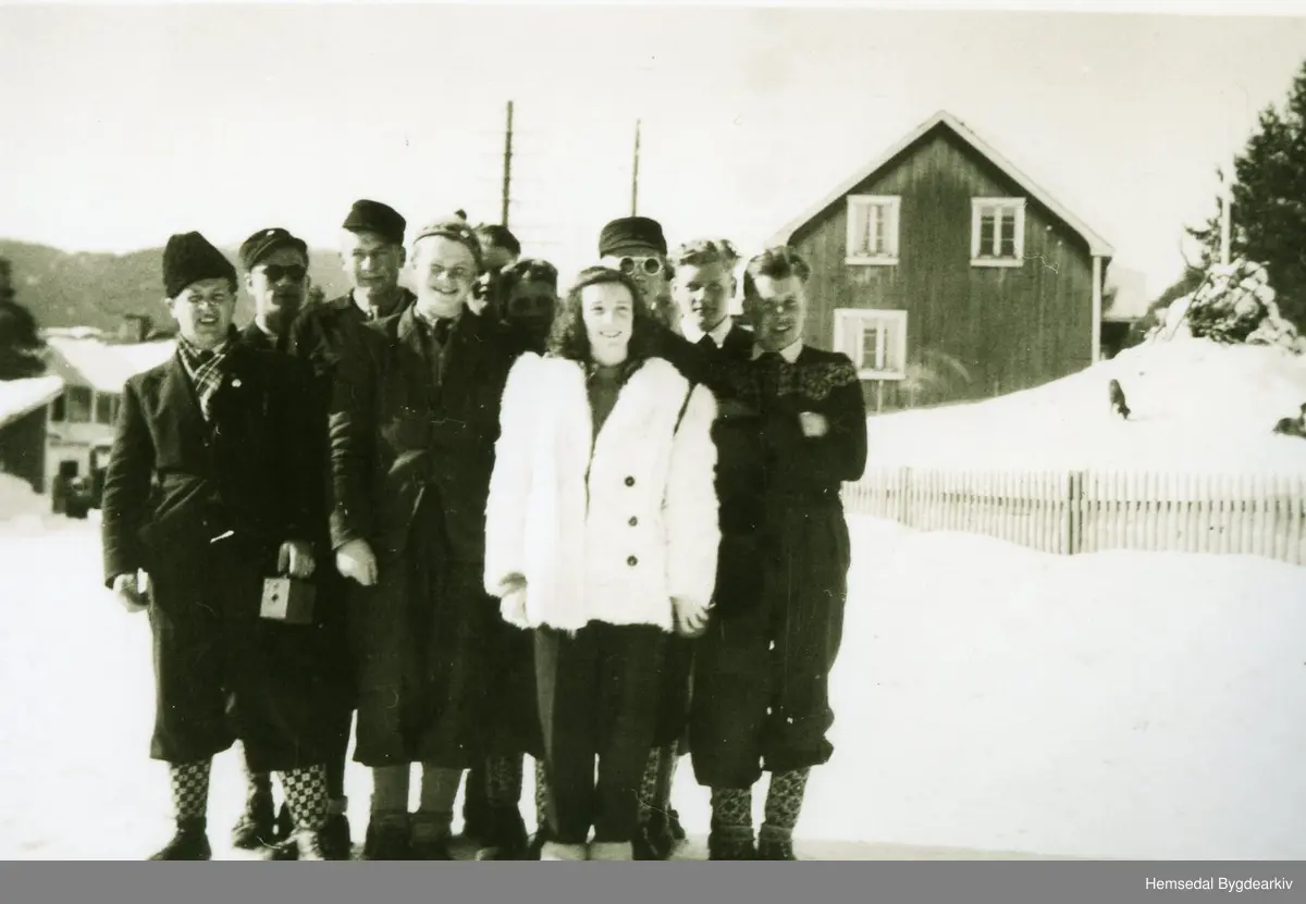 Hemsedøler på skirenn i Valdres. Frå venstre: Olav Sletten, Ola O ...