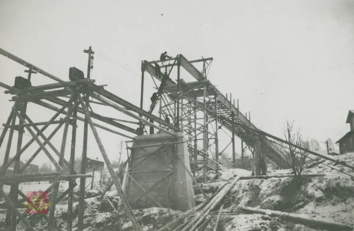 Vingnesbrua på Lillehammer under oppbygging i perioden 1930-1934 -Norsk ...