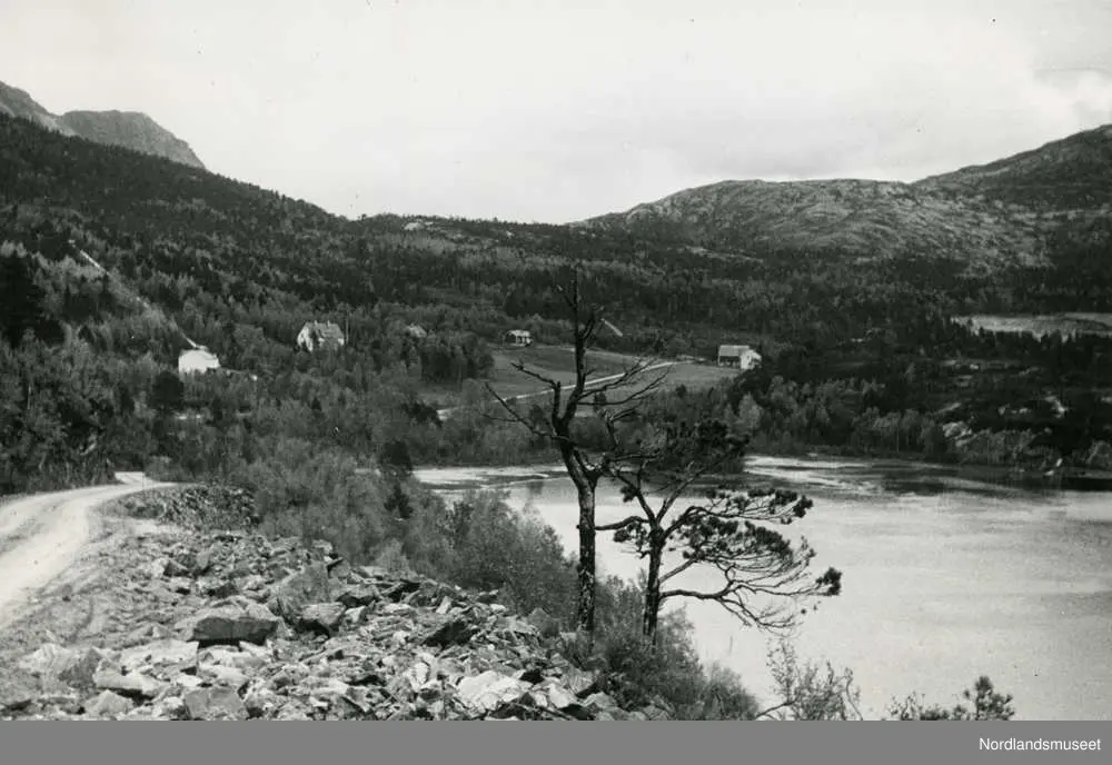 Oversiktsbilde over området rundt Heggmoen kraftstasjon. Heggmoen ...