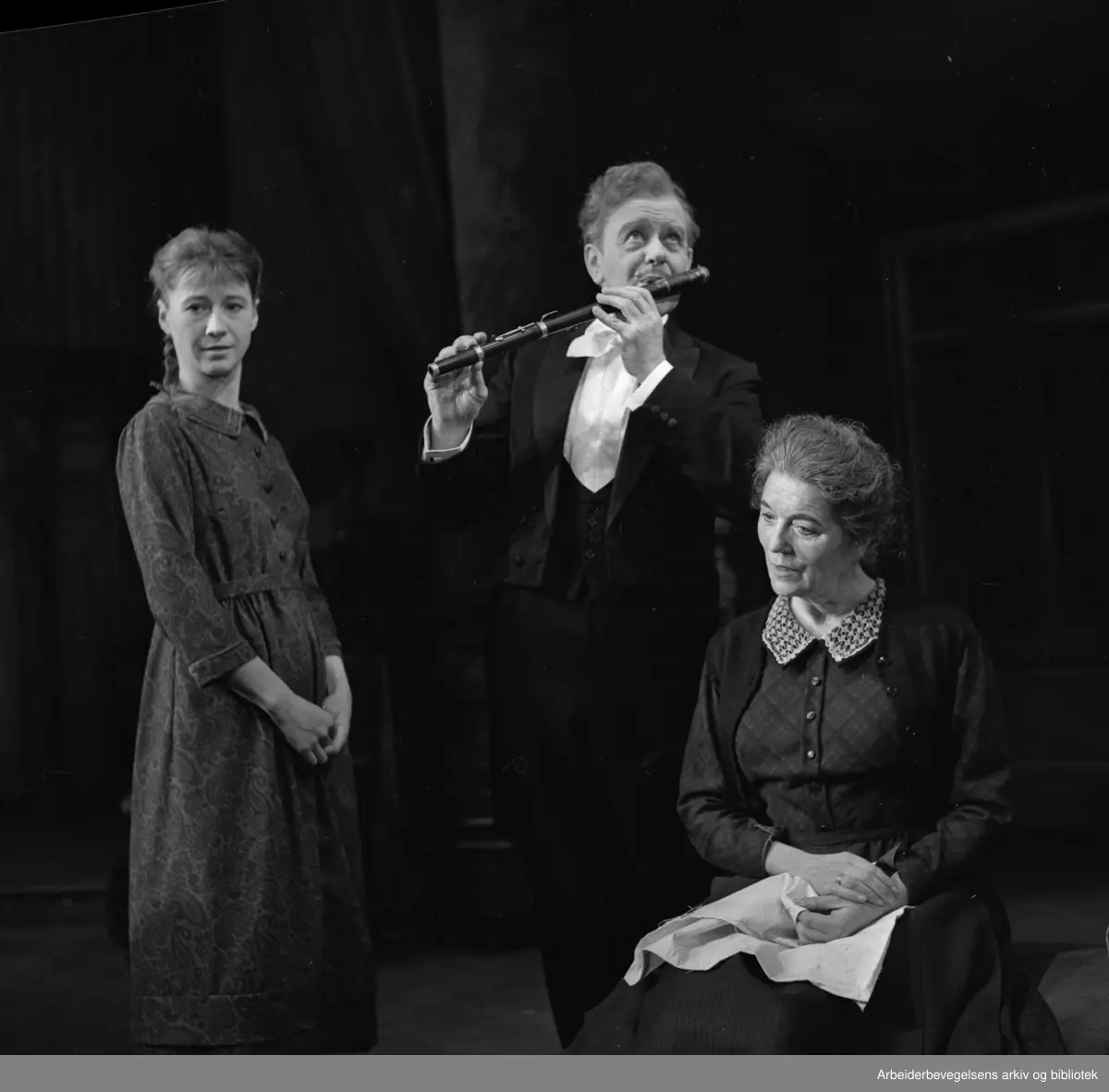 Nationaltheatret. Hovedscenen..VILDANDEN av Henrik Ibsen. Premiere 03. ...