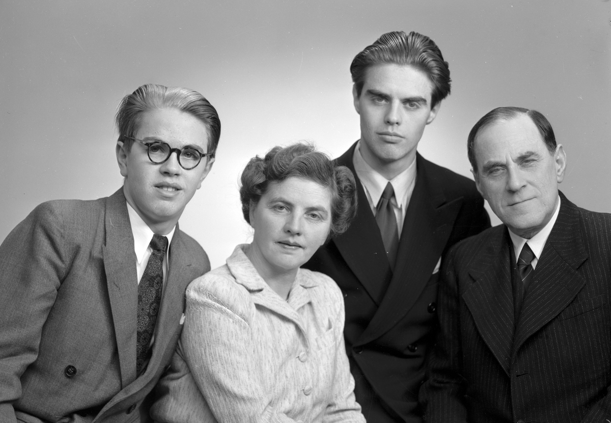 Familjen Charles Cohn, Gävle. 14 december 1944. -Länsmuseet Gävleborg ...