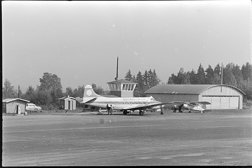 Hamar flyplass, Stavsberg, fly, hangar, Scan-fly, -Anno Domkirkeodden ...