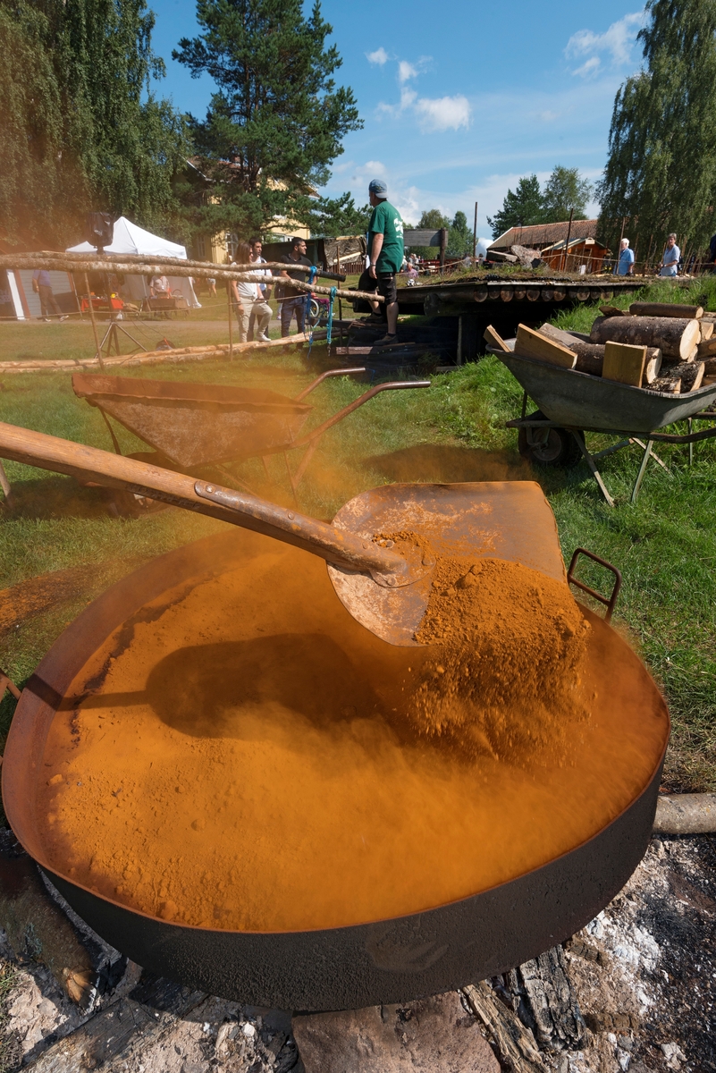 Røsting av jernmalm i forbindelse med jernblestring under De nordiske ...