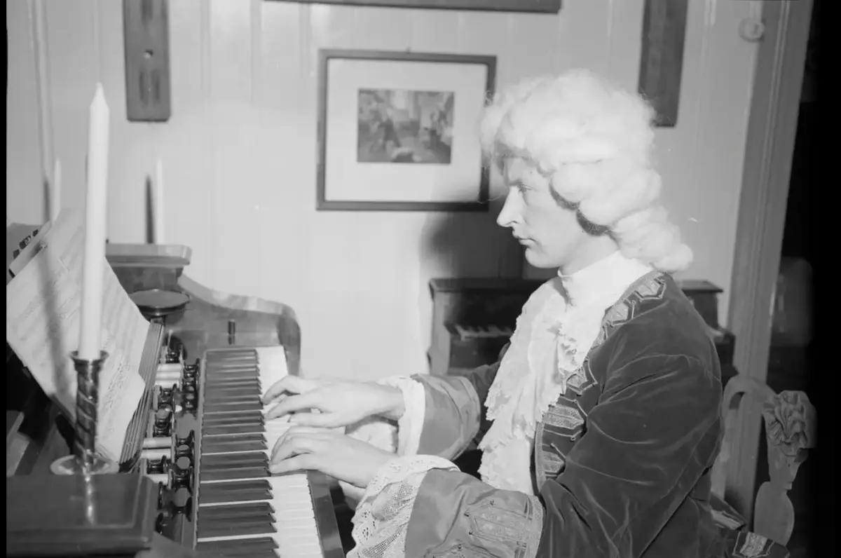 Per Hjort Albertsen 100 år - Ringve Musikkmuseum