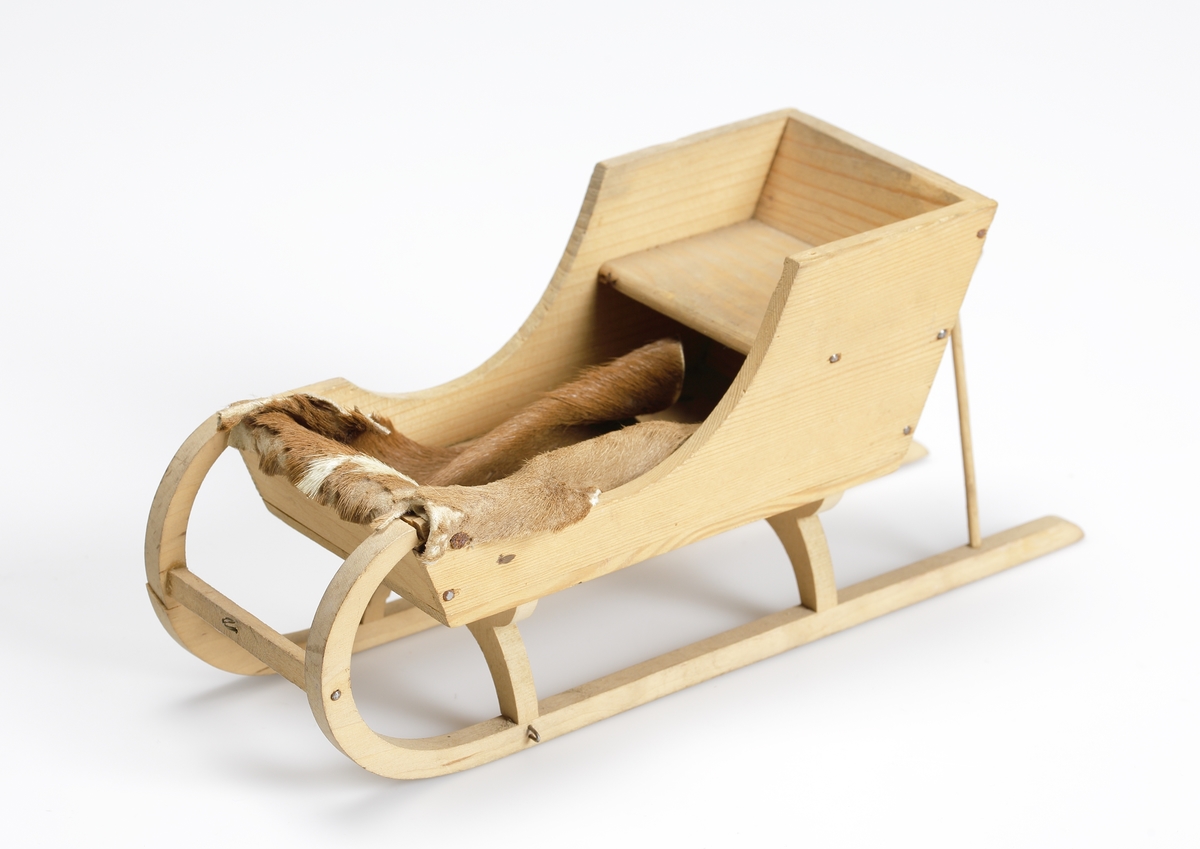 Släde -Kulturparken Småland / Smålands museum / DigitaltMuseum