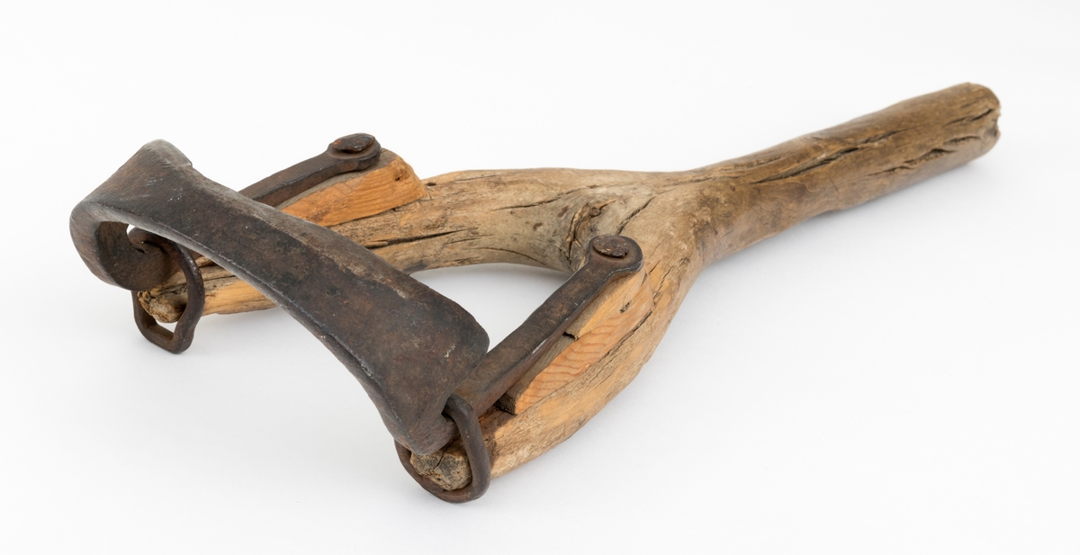 Barkekniv -Anno Norsk skogmuseum / DigitaltMuseum
