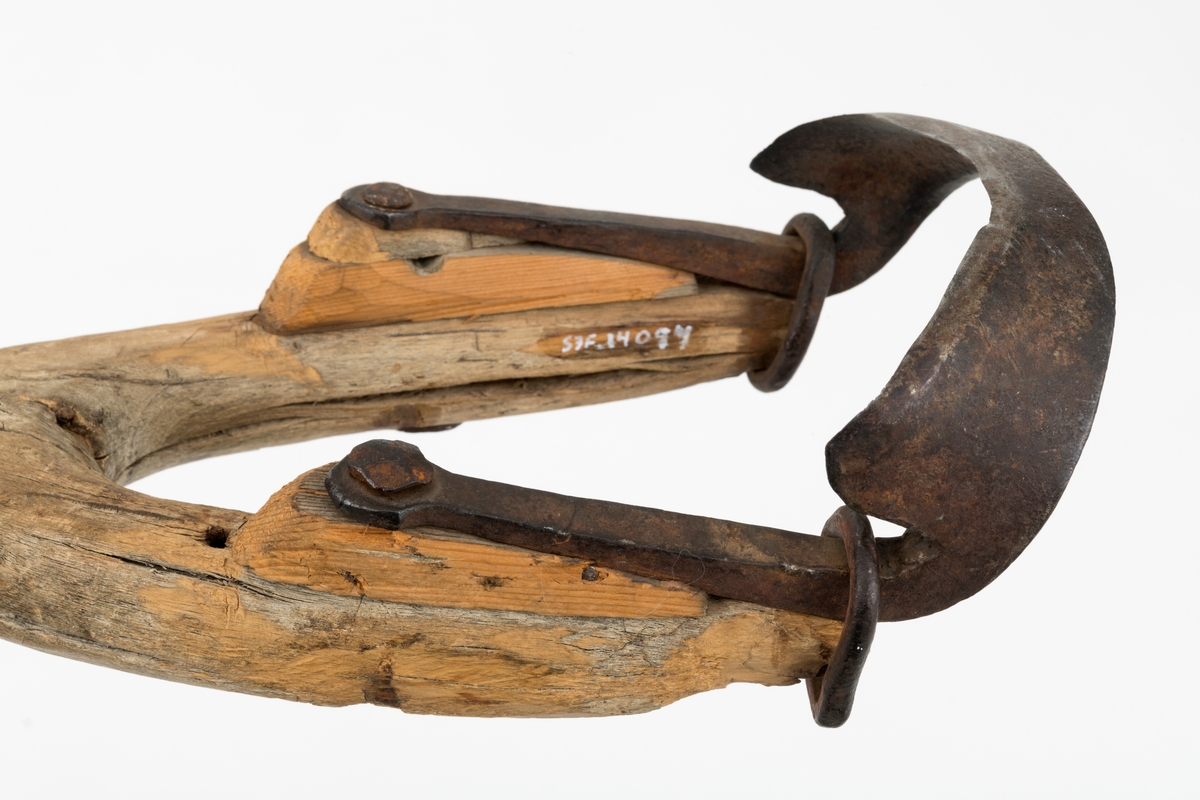 Barkekniv -Anno Norsk skogmuseum / DigitaltMuseum