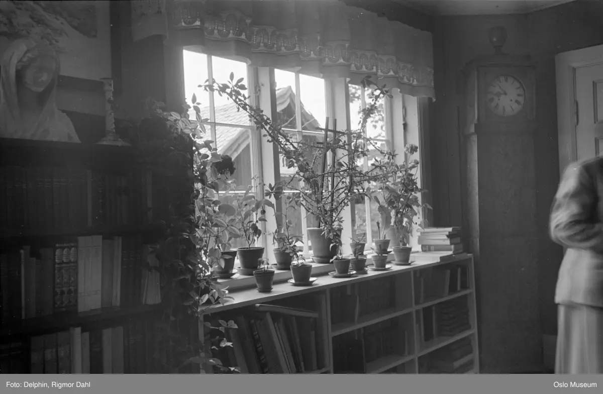 Hos Sigrid Undset på Bjerkebæk. -Oslo Museum / DigitaltMuseum