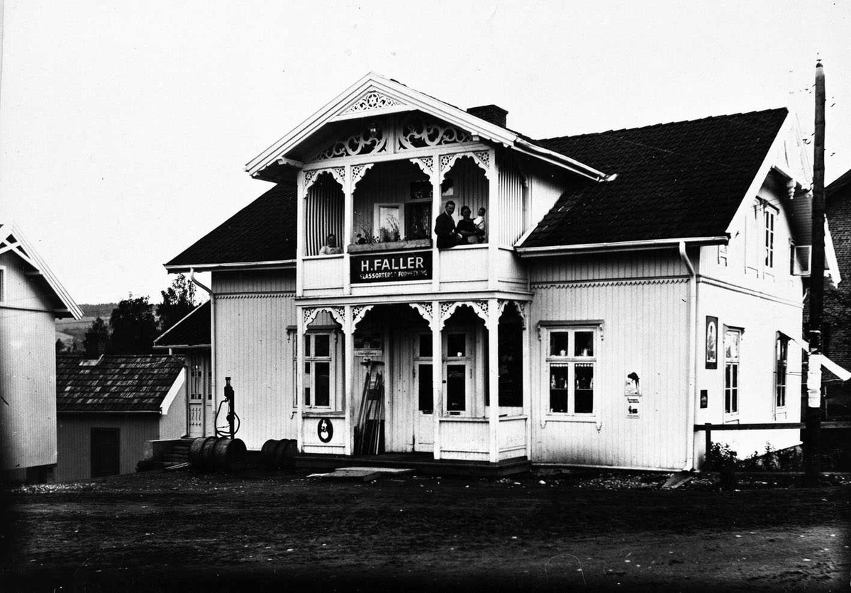 H. Fallers Landhandleri, eldste kjøpmannshus i Skedsmo, bygd 1870 ...