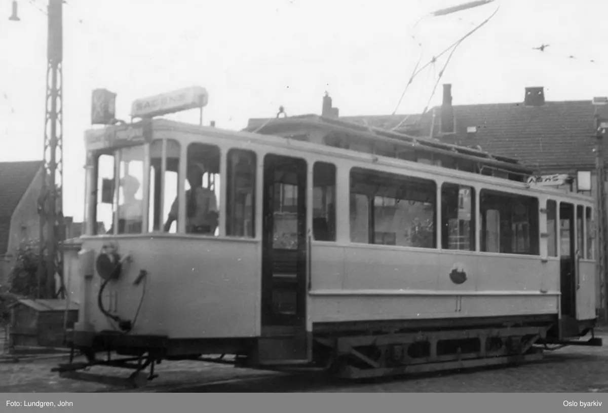 Oslo Sporveier. Trikk motorvogn 11 (Grønntrikk fra 1899, ombygget 1918 ...
