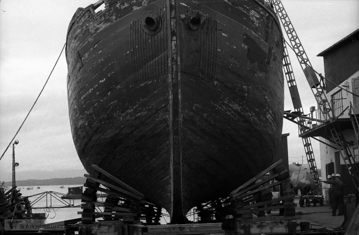 "Bankfisken" på slipp på Bolsønes. Bankfisken ble slippsatt på Bolsønes ...