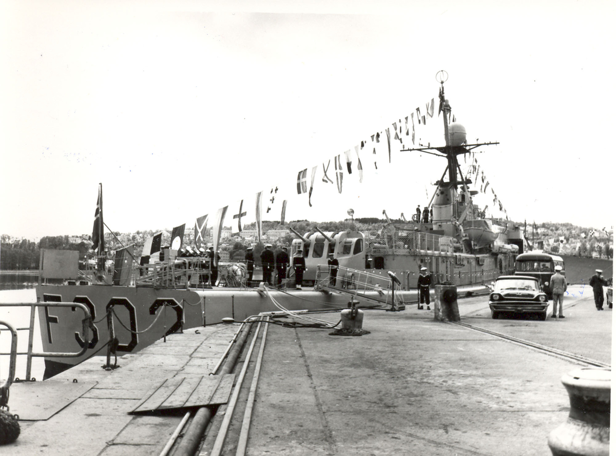 Oslo-kl.- fregatt KNM "Trondheim" , kommandoheis 2. juni 1966 ...