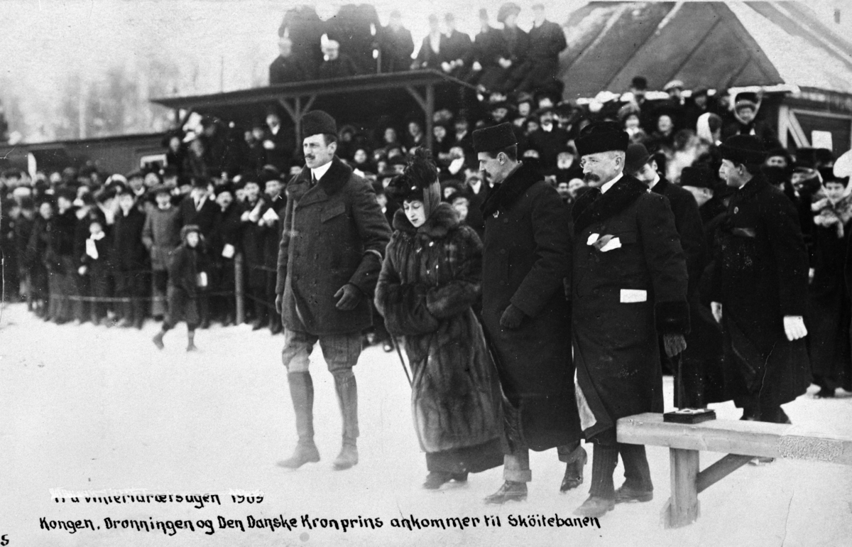 Vinteridrettsuken 1909, Skøyteløp på Frogner stadion, fra venstre: den ...