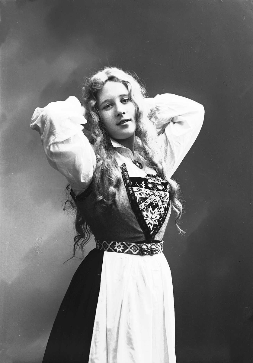 Solveig Lund - DigitaltMuseum