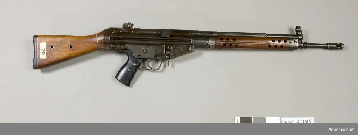 Automatkarbin fm/1963 -Armémuseum / DigitaltMuseum