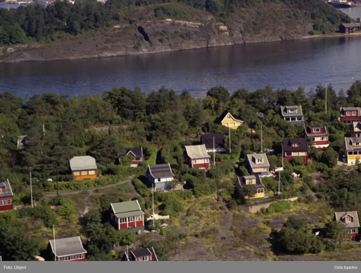Bleikøya, med Hovedøya i bakgrunnen (Flyfoto) -Oslo byarkiv ...