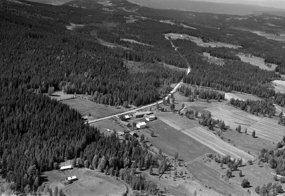 Flyfoto av Storvelten gard, Næroset, Ringsaker. -Anno Domkirkeodden ... Flyfoto av Storvelten gard, Næroset, Ringsaker. -Anno Domkirkeodden ...