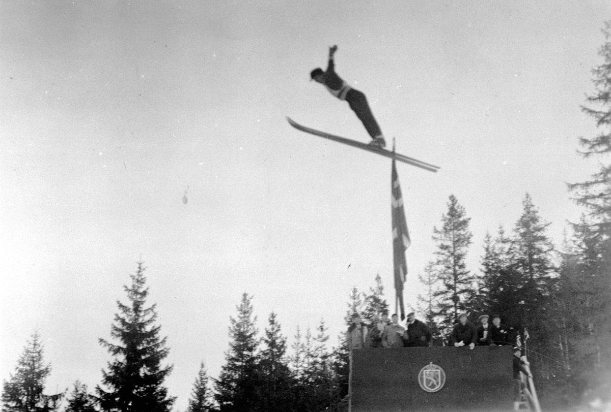 Ringsaker, Furnes, Jessnes, Furuberget, Carl Haave i svevet i ...