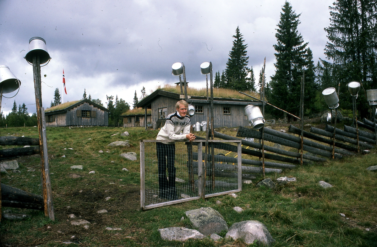 Christian Saxlund, "budeia" på setra i Ytre Rendal. -Anno ...
