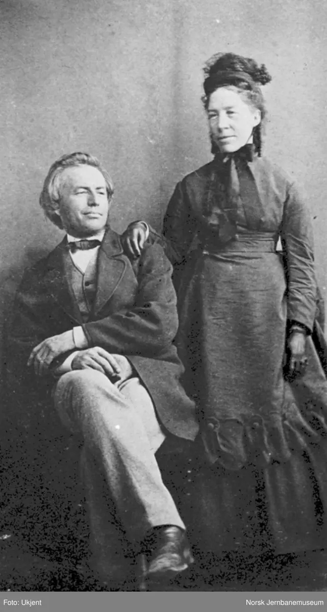 Carl Abraham Pihl med ektefelle -Norsk Jernbanemuseum / DigitaltMuseum