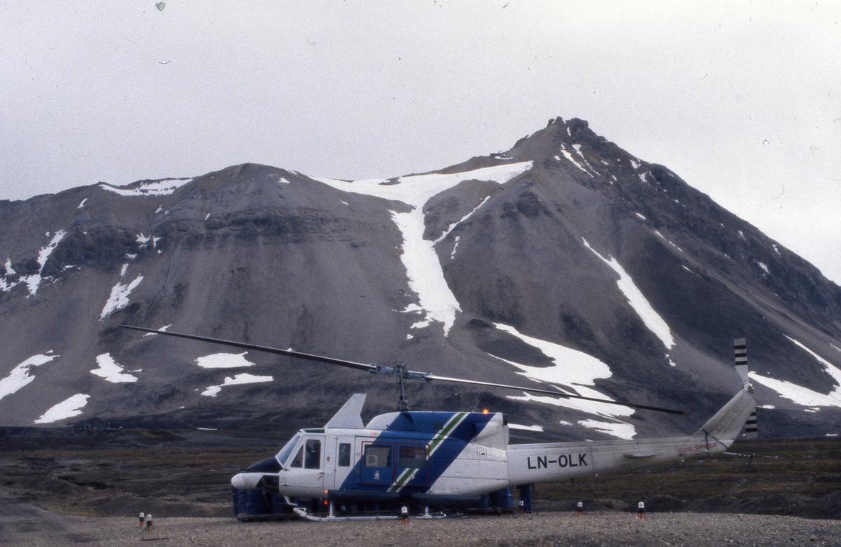 Sysselmannens helikopter fra lufttransport i Ny Ålesund, 1990 ...