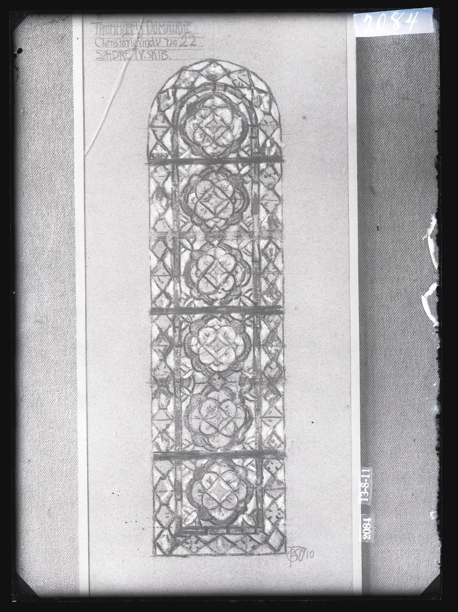 Arbeidstegning (pastelskisse) til nye glassmalerier i søndre tverrskip ...