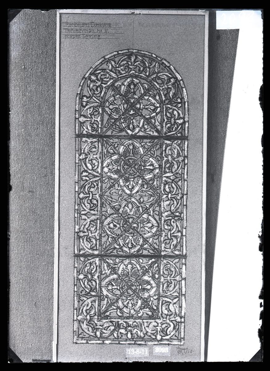 Arbeidstegning (pastelskisse) til nye glassmalerier i nordre tverrskip ...