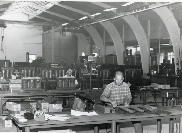 Likriktningsavdelningen. Tudor i Nol runt 1960. -Föreningsarkivet i ...