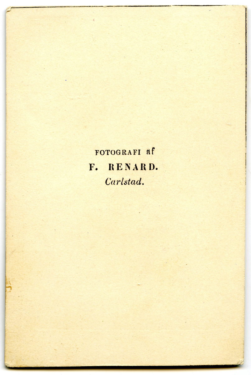 Porträtt på en man i halvfigur. -Jönköpings läns museum / DigitaltMuseum